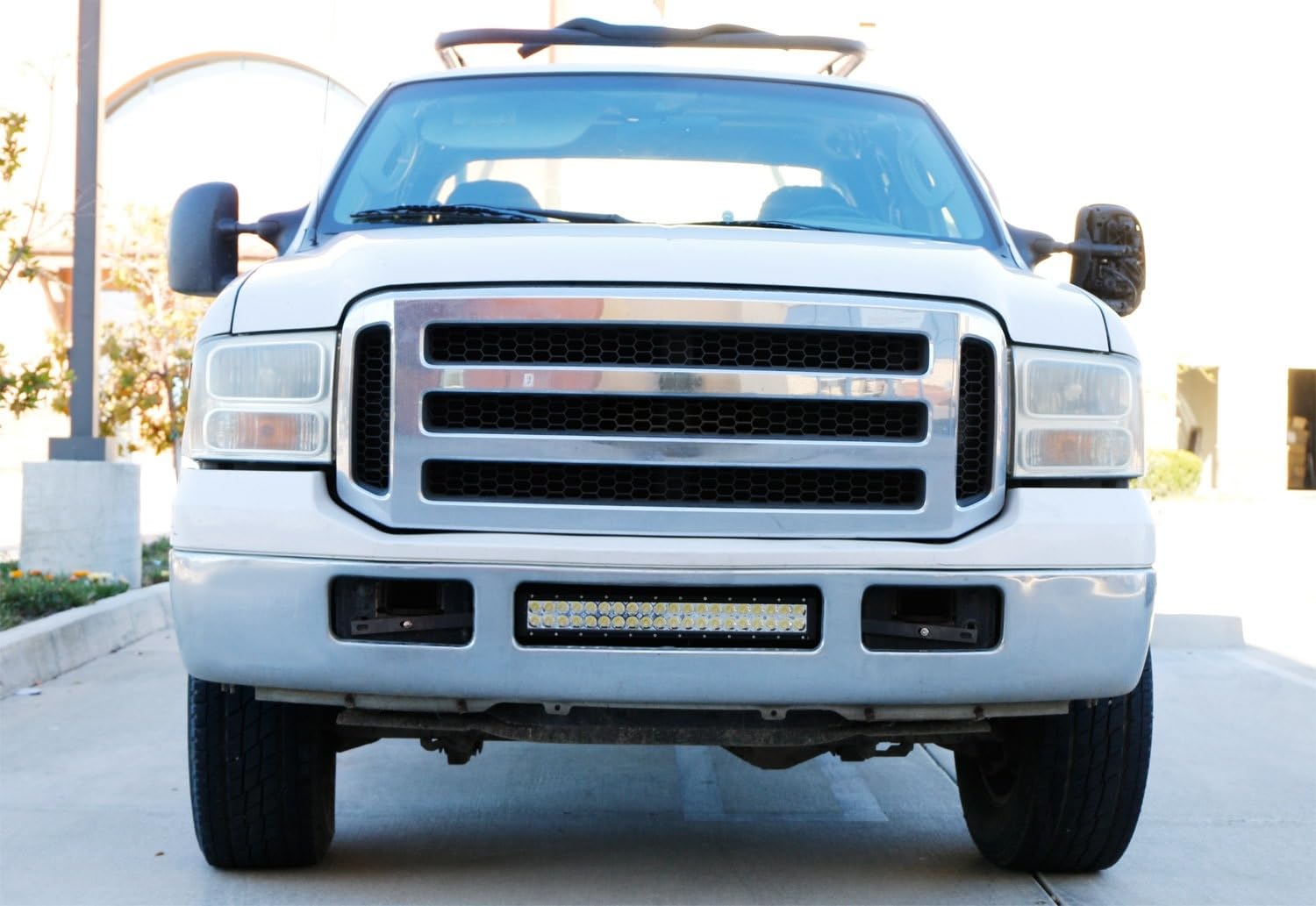iJDMTOY Lower Grille 20-Inch LED Light Bar Compatible with 1999-2007 Ford F250 F350 Super Duty, Includes (1) 120W High Power LED Lightbar, Lower Bumper Opening Mount Brackets & On/Off Switch Wiring
