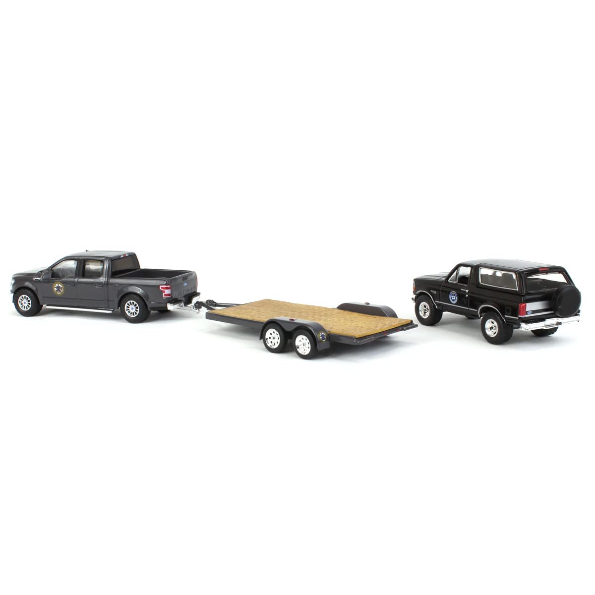 Truck 1/64 2018 Ford F-150 1992 Ford Bronco on Flatbed Trailer Montana Livestock Association Hitch & Tow 11 31150-C