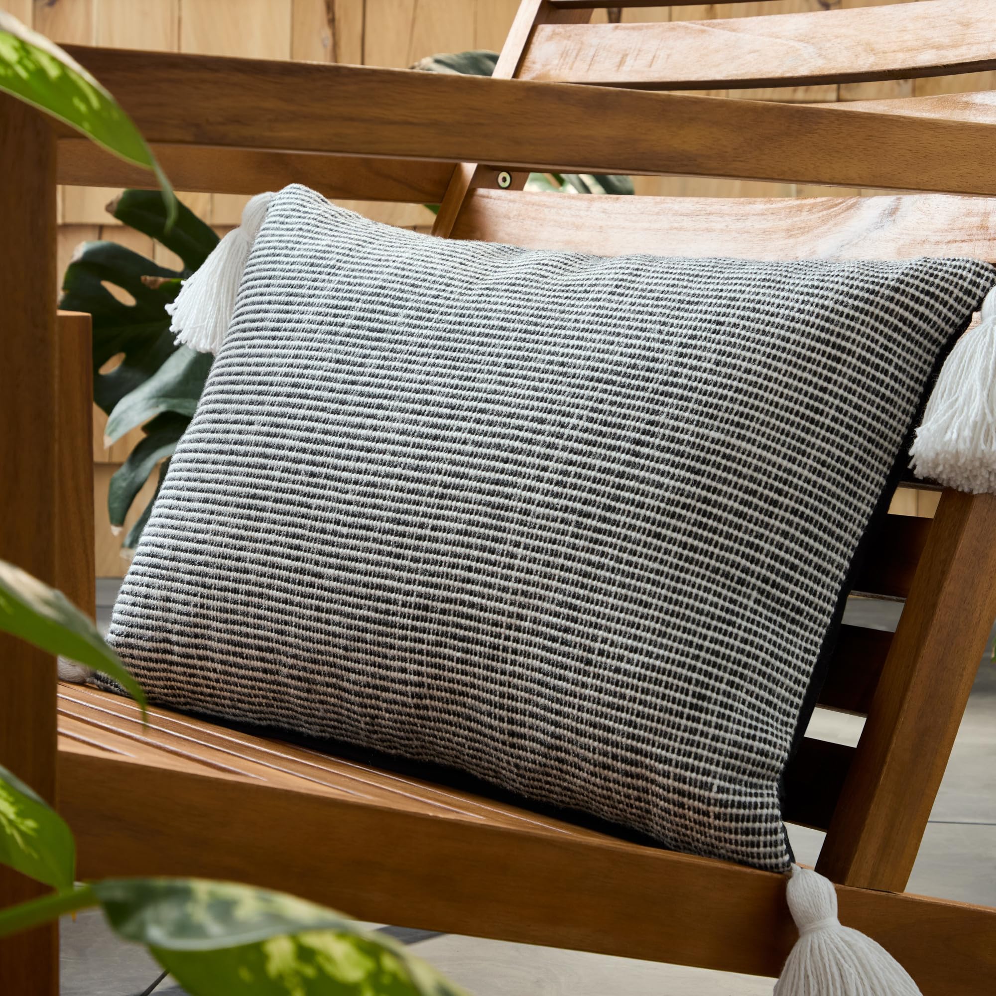 TOWN & COUNTRY TERRA Alara Indoor/Outdoor Decorative Pillow, 14"x20", Black/Ivory