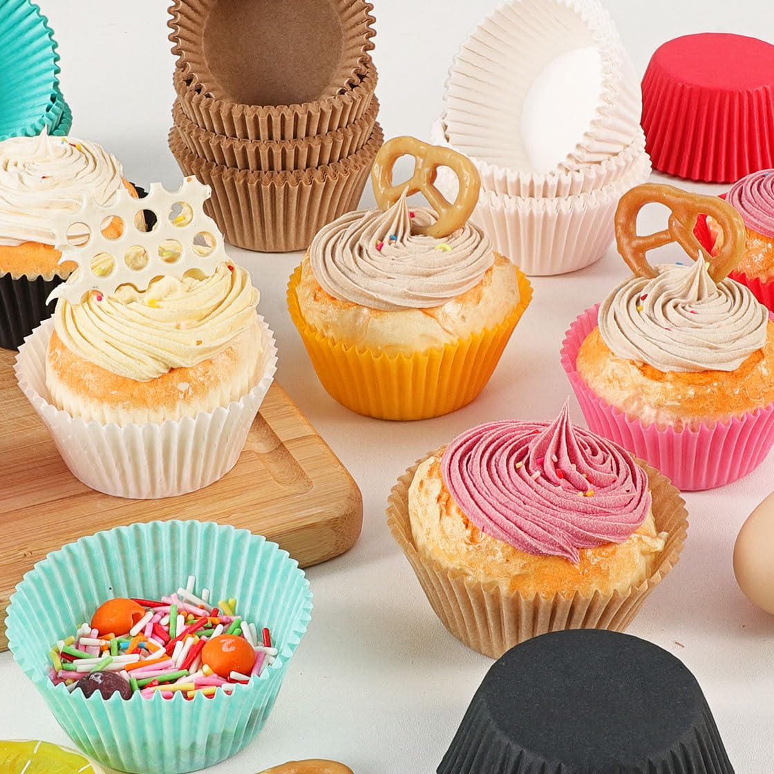 Standard White Cupcake Liners for Baking 200 Counts - Caperci Greaseproof Muffin Baking Cups for Wedding Birthday Party Baby Shower Festivals (White)