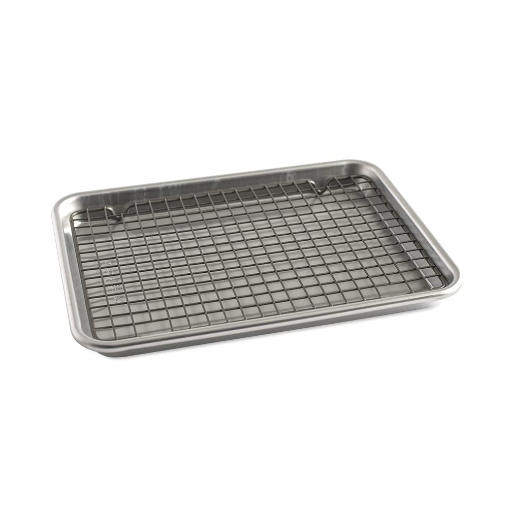 Nordic Ware NaturalsĀ® Quarter Sheet with Oven-Safe Nonstick Grid