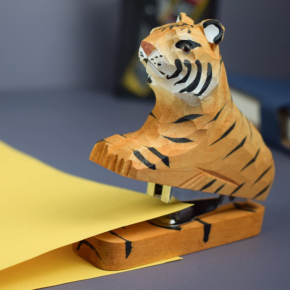 Kcgani Wooden Animal Stapler, Desktop Stitcher Art Figurine Statue Sculpture for School Office Stationery (Orange)