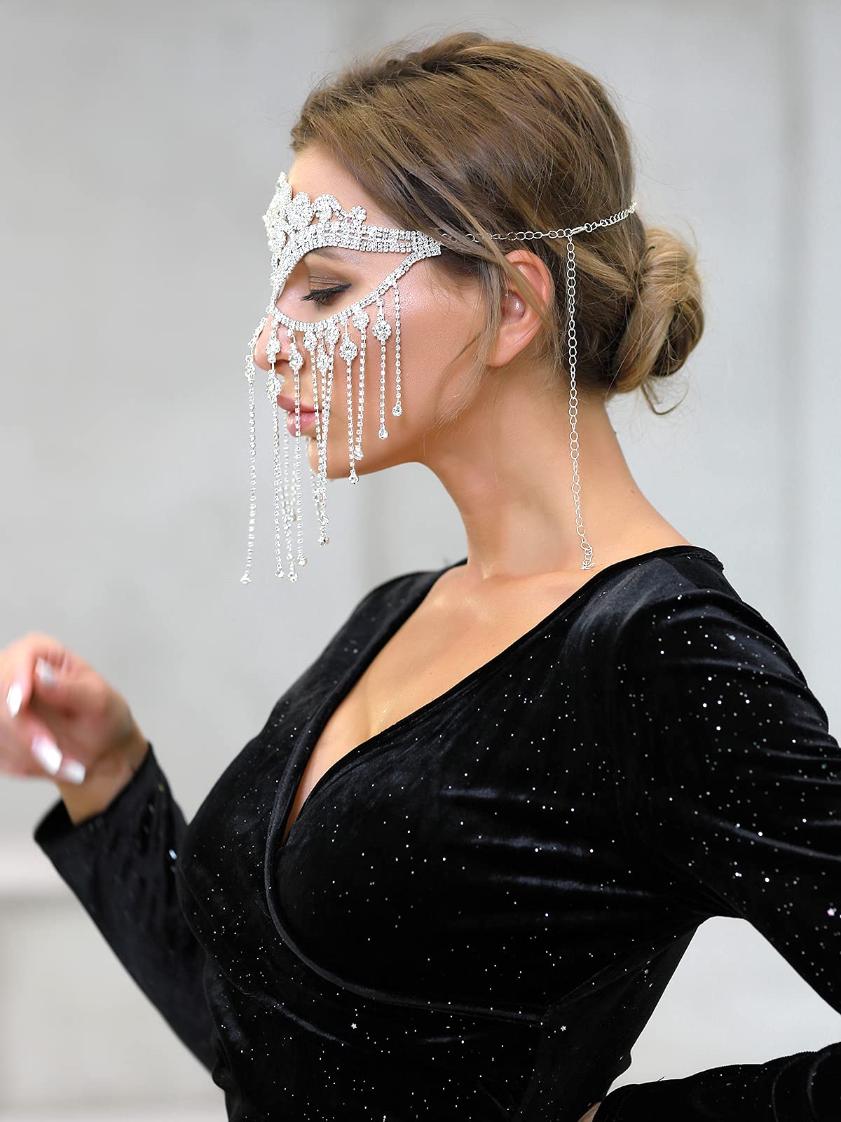 MineSign Masquerade Mask Chain for Women Boho Tassel Head Chain Vintage Rhinestone Halloween Face Jewelry for Party Cosplay Gold
