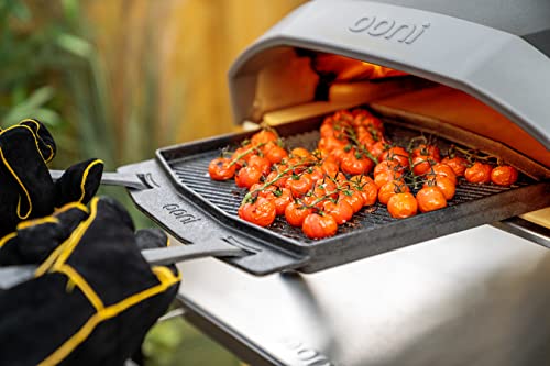 Ooni Dual-Sided Grizzler Plate - Reversible Cast Iron Pan - Cast Iron Skillet with Removable Handle - Cast Iron Griddle - Pre-Seasoned Oven Safe