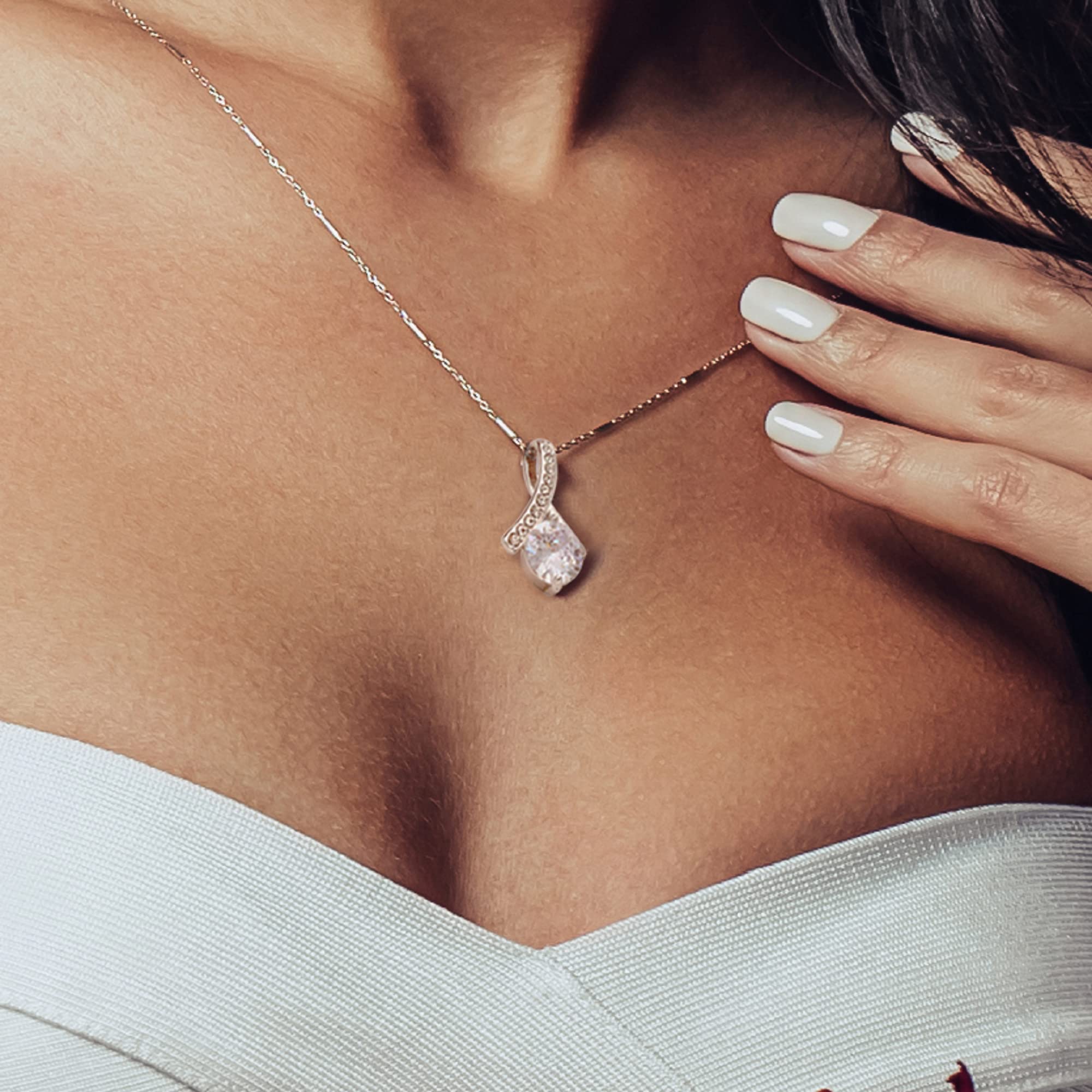 Meaningful Jewelry Gift Alluring Necklace To My Beautiful Niece From Aunt on Her Wedding Day, keepsake gift with Personalized heart touching Message Card (Standard Black box)