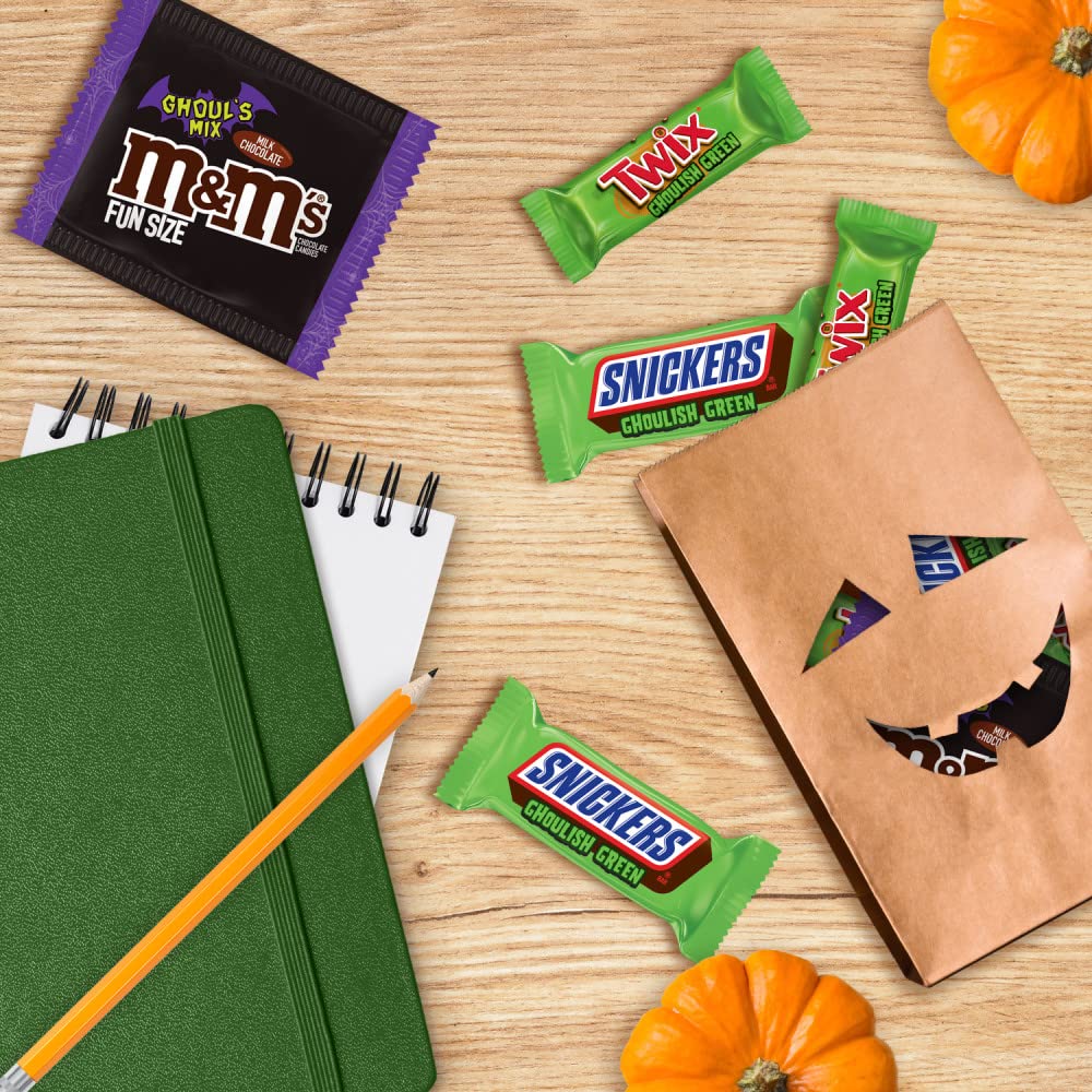 M&M'S Milk Chocolate Ghoul's Mix, SNICKERS & TWIX Ghoulish Green Fun Size Bulk Halloween Chocolate Candy Assortment, 26.82 oz, 50 Piece Bag
