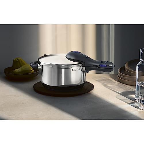 WMF Perfect Plus β Set with Quick Cooker Diameter 22 cm Diameter of 4 Litres and a Half + Body 3 Litres with Flame Protection, Cromargan Stainless Steel for Induction