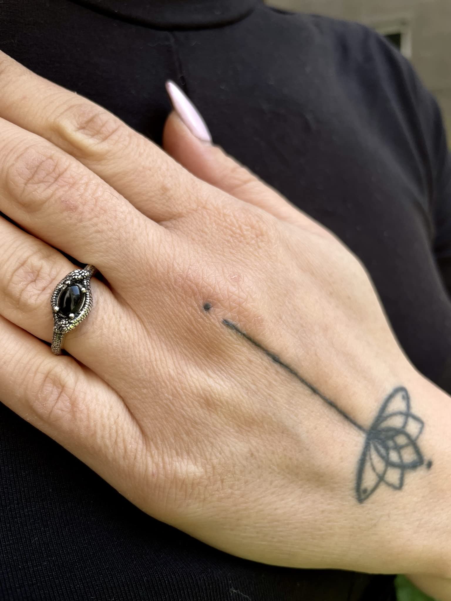 R&O Silver Boutique 925k Unique Snake Design Sterling Silver Women's Ring 2W (Black, 5)