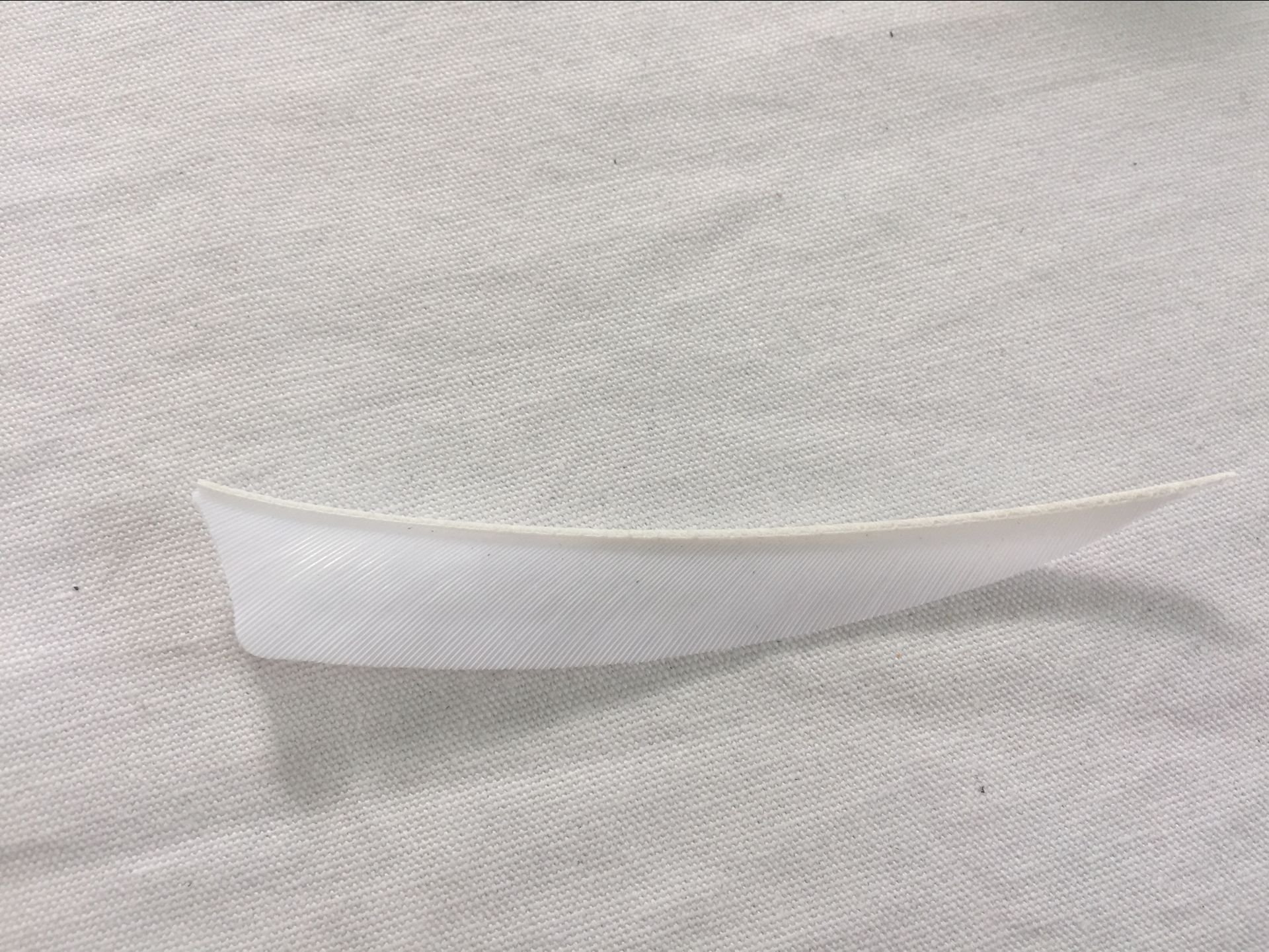 JIEXI HWYP Archery Fletches 4" Turkey Feather Fletching Shield Shape Pack of 100 (White, Right Wing)