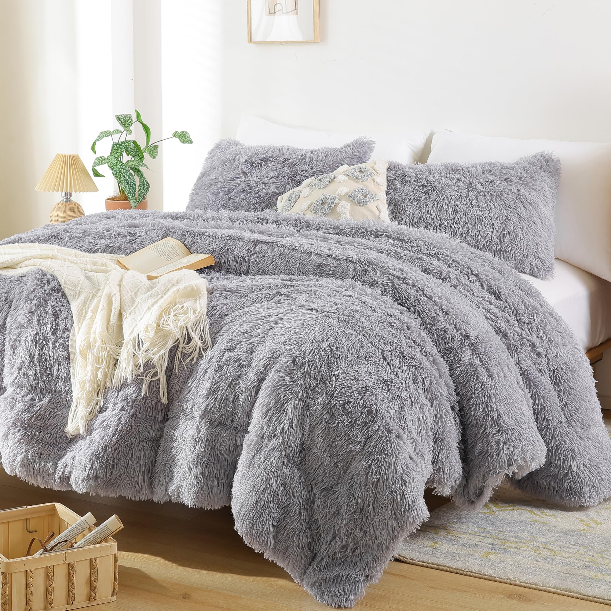 JANZAA Faux Fur Comforter,Fuzzy Queen Comforter Set,Plush Beige Comforter Set 3 Pieces Shaggy Comforter Set,Plush & Velvet Flannel Comforter (1 Queen Comforter Set+ 2 Pillow Cases)