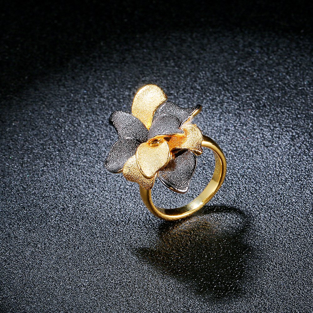 Mytys Flower Shape Statement Ring with 18K Gold Plated Copper and Black Petals, Comfortable Fit for Parties and Casual Gatherings (8)