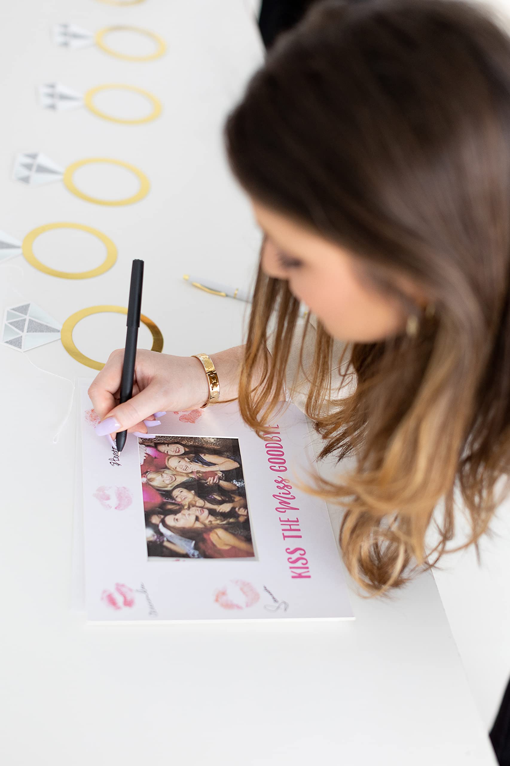 Kate & Milo Bachelorette Signature Frame, Bachelorette Party Keepsake Picture Frame, Bachelorette Guest Book Alternative for Bride to Be, 4 x 6 Frame, White