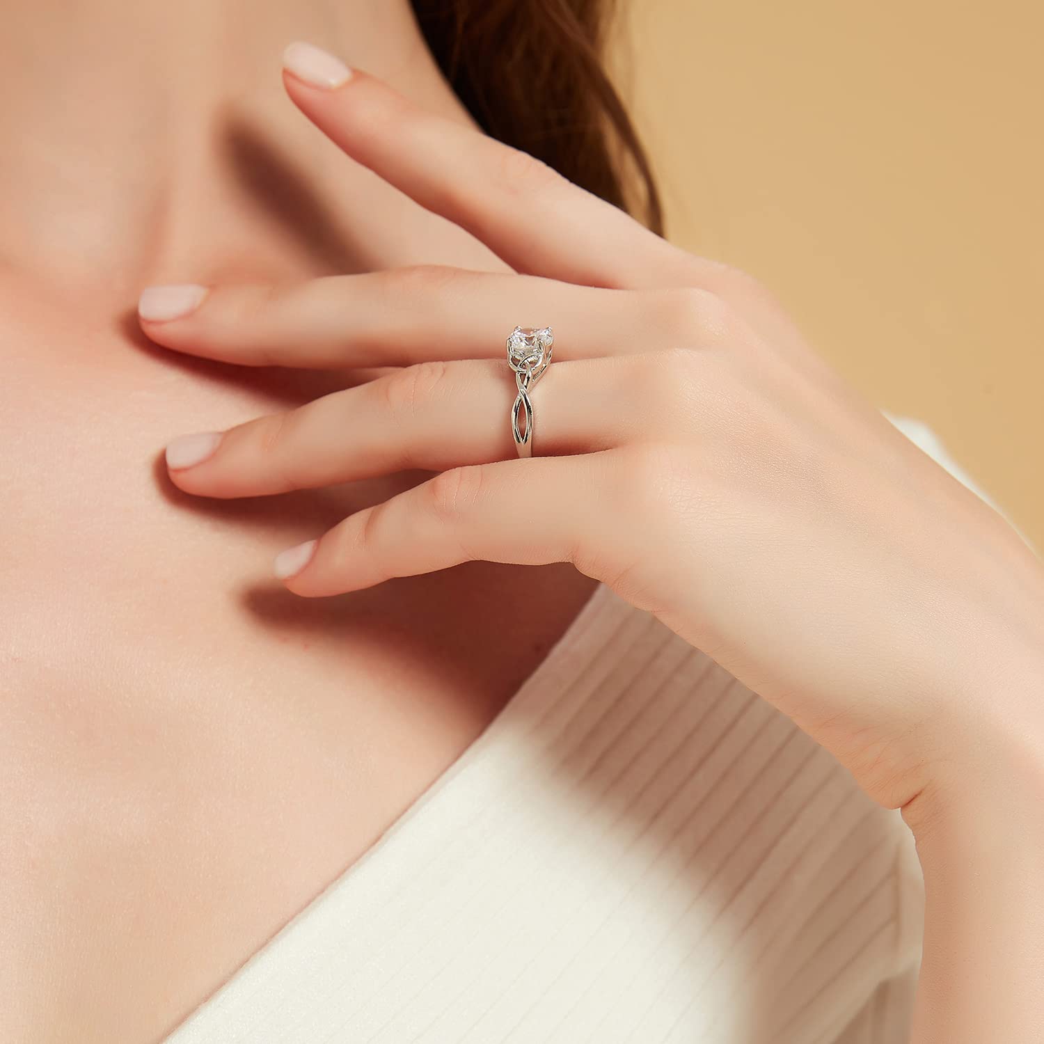Mameloly 1.5CT Engagement Rings for Women Round Cut Cubic Zirconia Wedding Band Twisting Infinity Promise Rings for Her Size 4