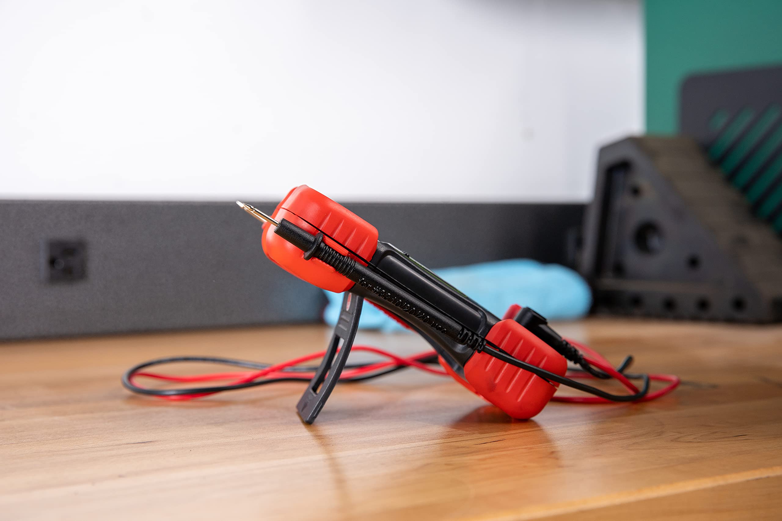 INNOVA 3320 Auto-Ranging Digital Multimeter, Red & Black
