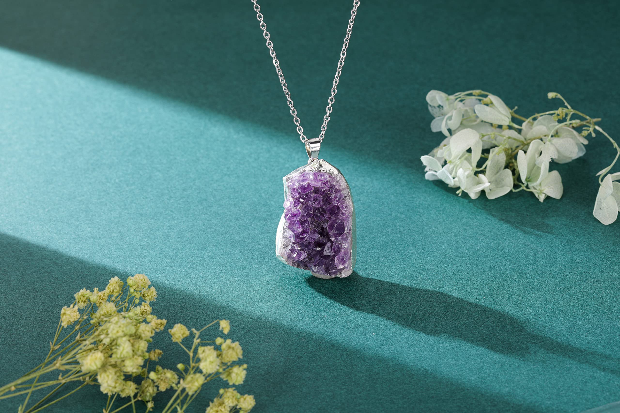 MANIFO Amethyst Raw Crystals Stone Necklace Healing Crystal Cluster Druzy Gemstone Pendant Necklaces for Women Silver