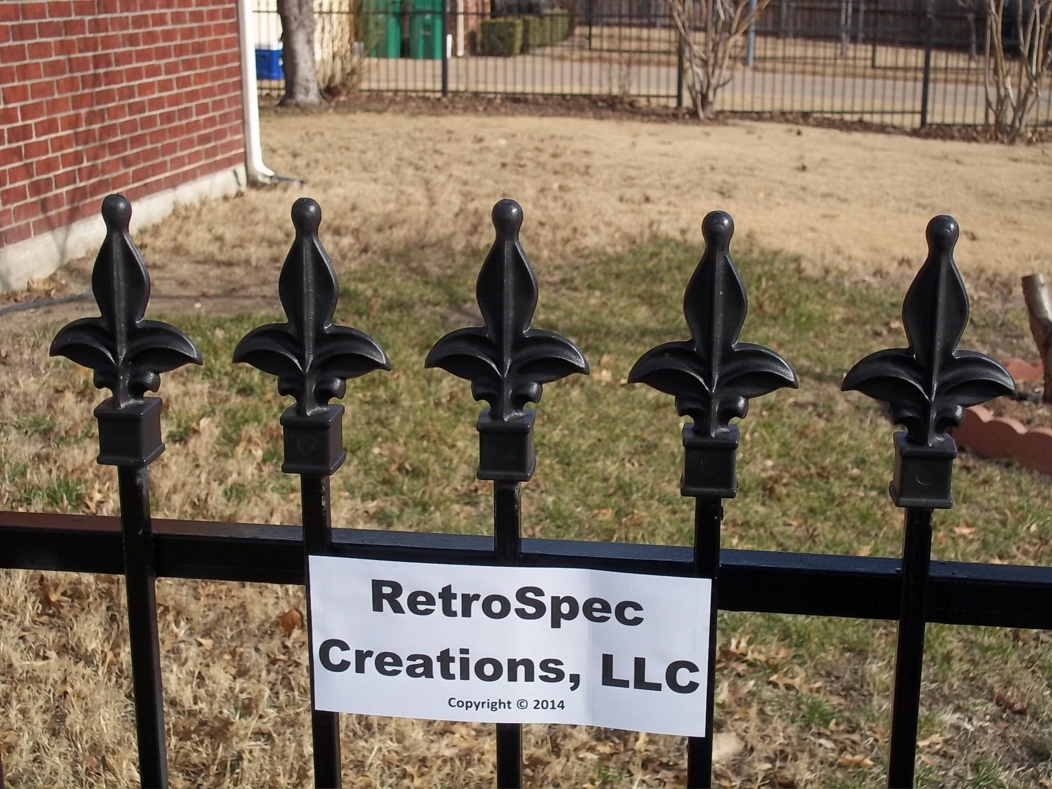 Retrospec Creations 10 Each for 5/8β Black Plastic Finial Tops for Iron Picket Fence Fleur De Lis β #1-60-58