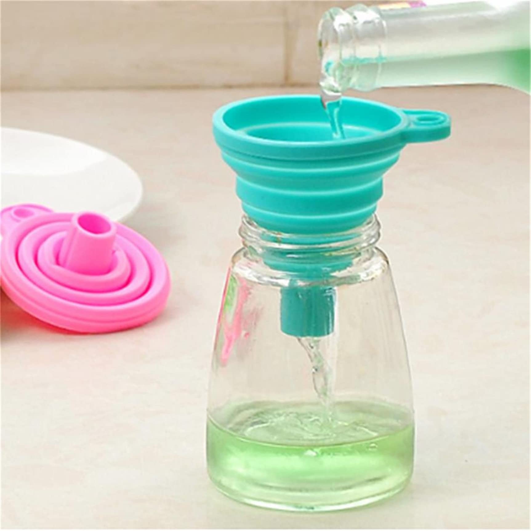 LIUGOU Silicone Collapsible Funnel, Food Grade Foldable Kitchen Funnels for Water Bottle Liquid Powder Transfer