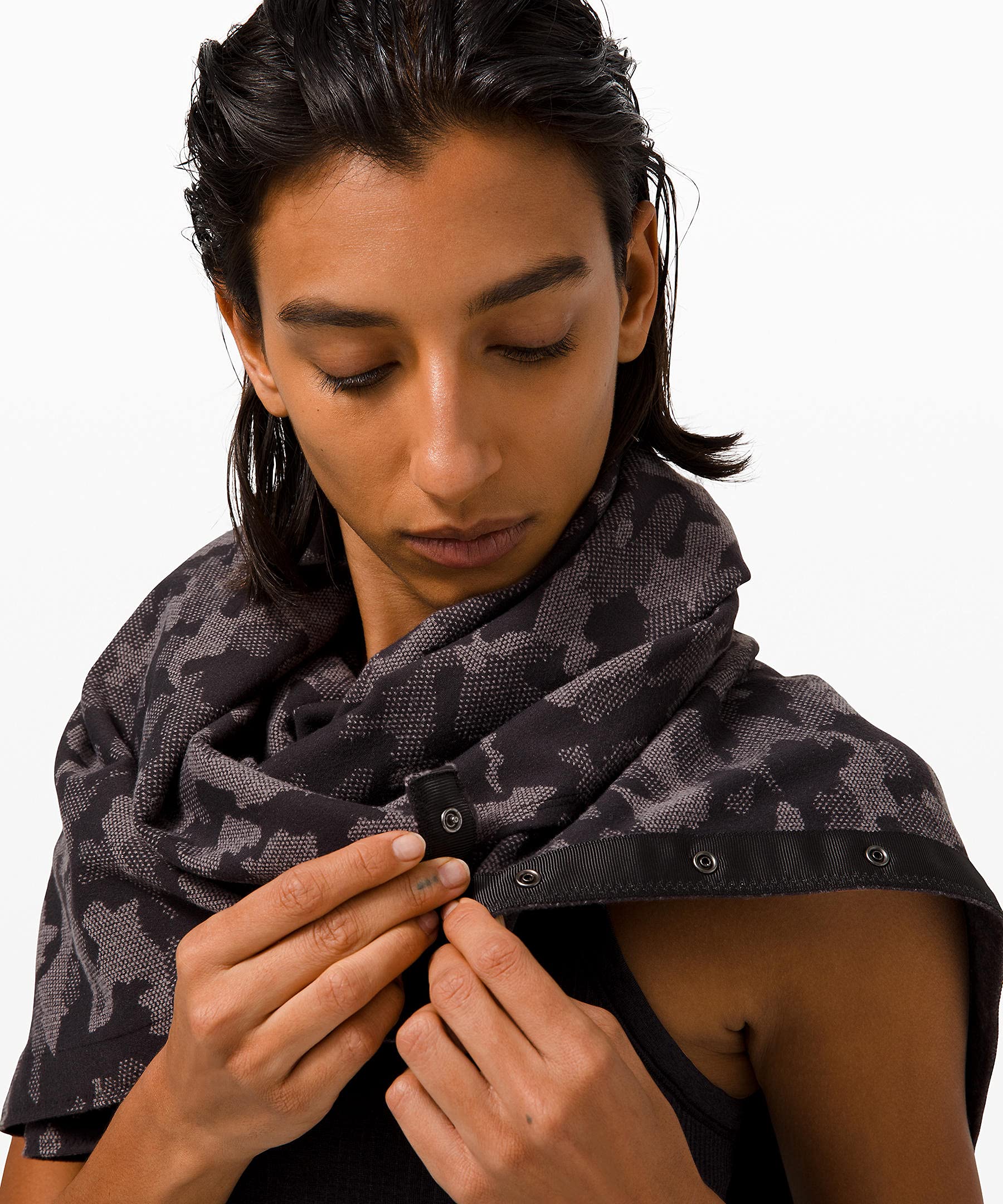 Lululemon Athletica Vinyasa Scarf (Heritage Camo Jacquard Black Lunar Rock Rulu), Large