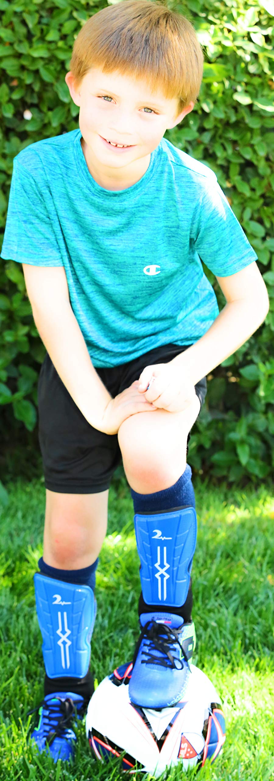 Kids Soccer Shin Guards with Adjustable Straps. Fits Ages 4-7. Black