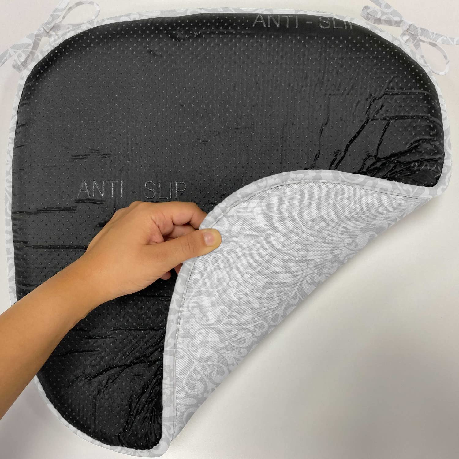 Lunarable Orient Chair Seating Cushion Set of 4, Eastern Floral Curlicues with Venetian Art Elements Foliage Leaf Damask Old Fashioned, Anti-Slip Seat Padding for Kitchen & Patio, 16"x16", Beige