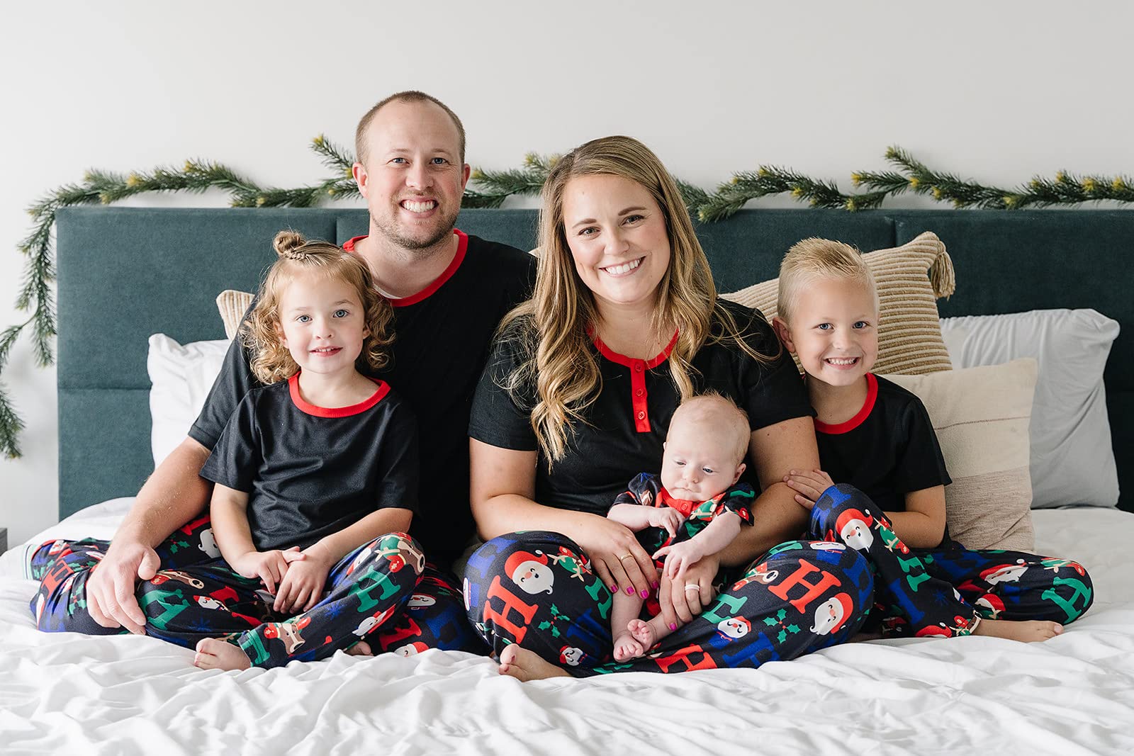 IFFEI Matching Family Pajamas Sets Christmas PJ's with Short Sleeve Black Tee and HOHOHO Print Pants Loungewear with Pocket Women L