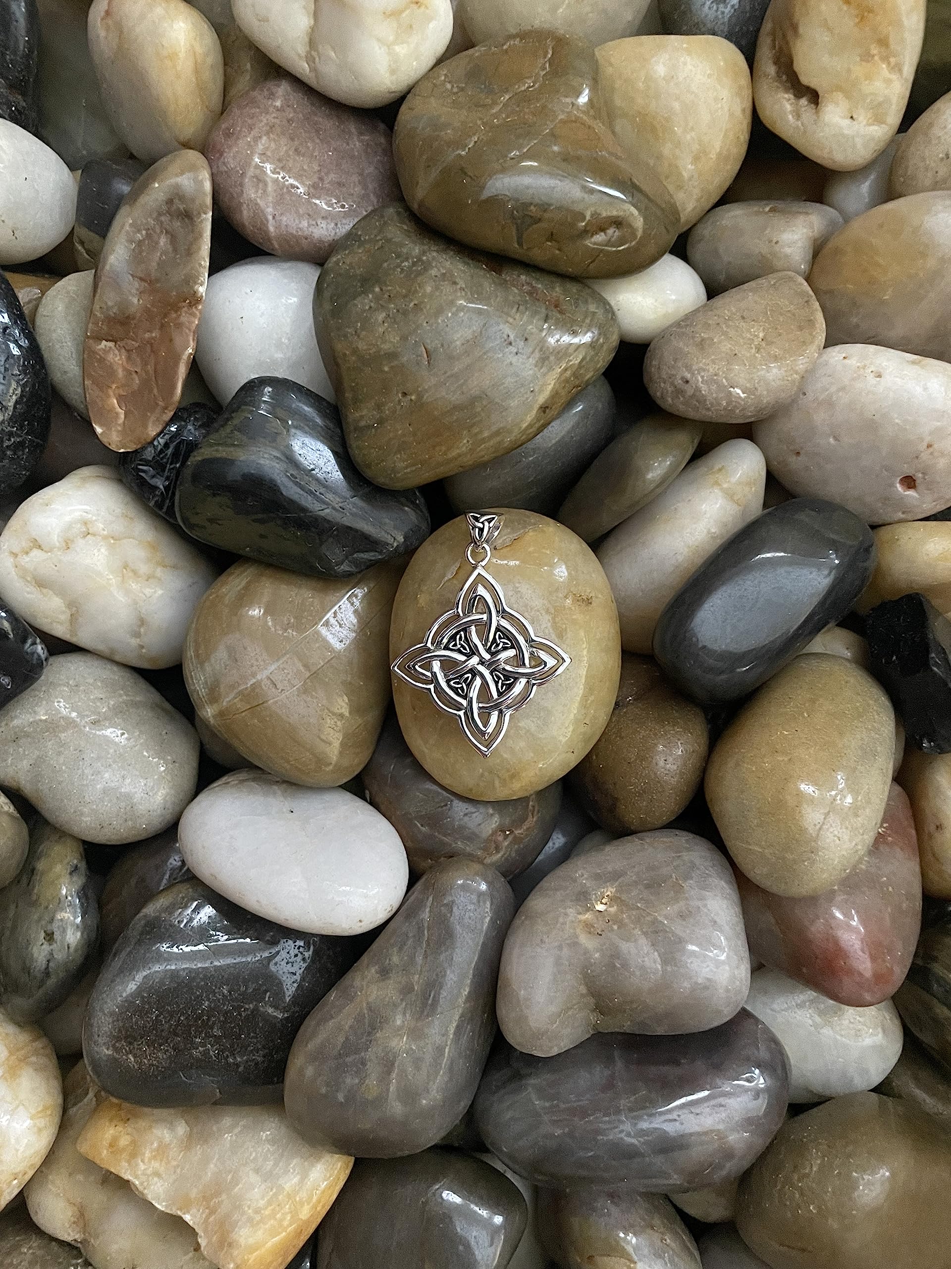 Jewelry Trends Sterling Silver Celtic Trinity Knot Pendant with Circle of Life