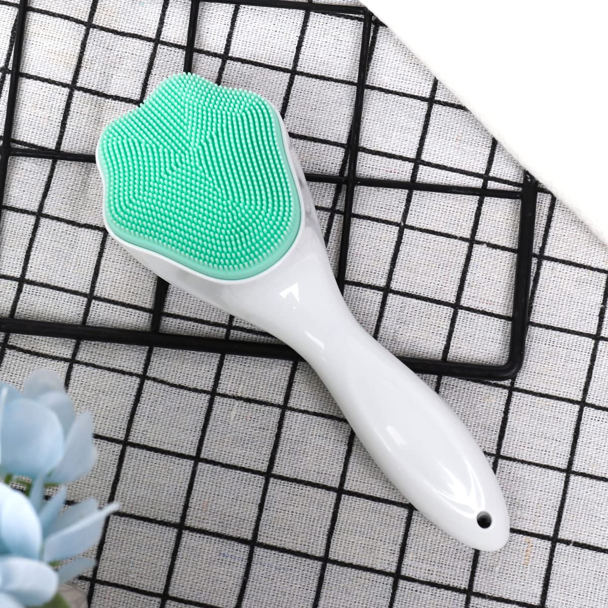 Silicone Face Scrubber Exfoliating Brush,Manual Handheld Facial Cleansing Brush Blackhead Scrubber,Soft Food Grade Silicone bristles for Face Skincare (Green)