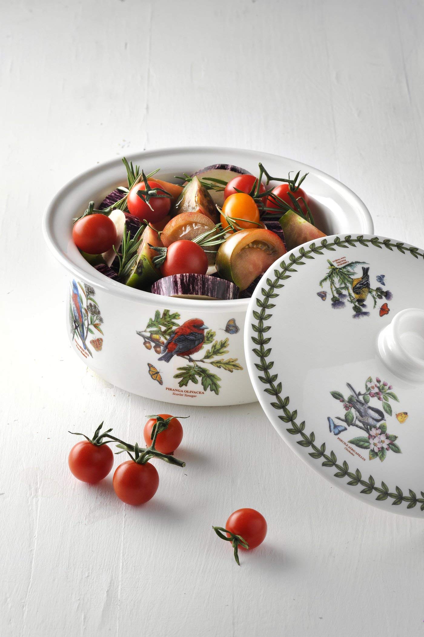 Portmeirion Botanic Garden Covered Casserole | 3 Pint Casserole Dish with Sweet Pea Motif | Made from Porcelain | Oven, Dishwasher, and Microwave Safe
