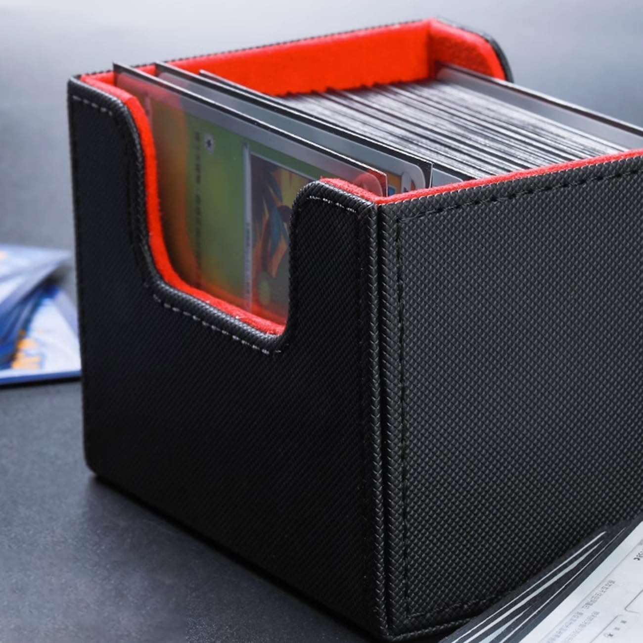 Scimi Commander leather Deck Box, designed specifically for Magic: The Gathering (MTG) and Trading Card Game (TCG) enthusiasts, hold over 100 sleeved cards (Black/Red)