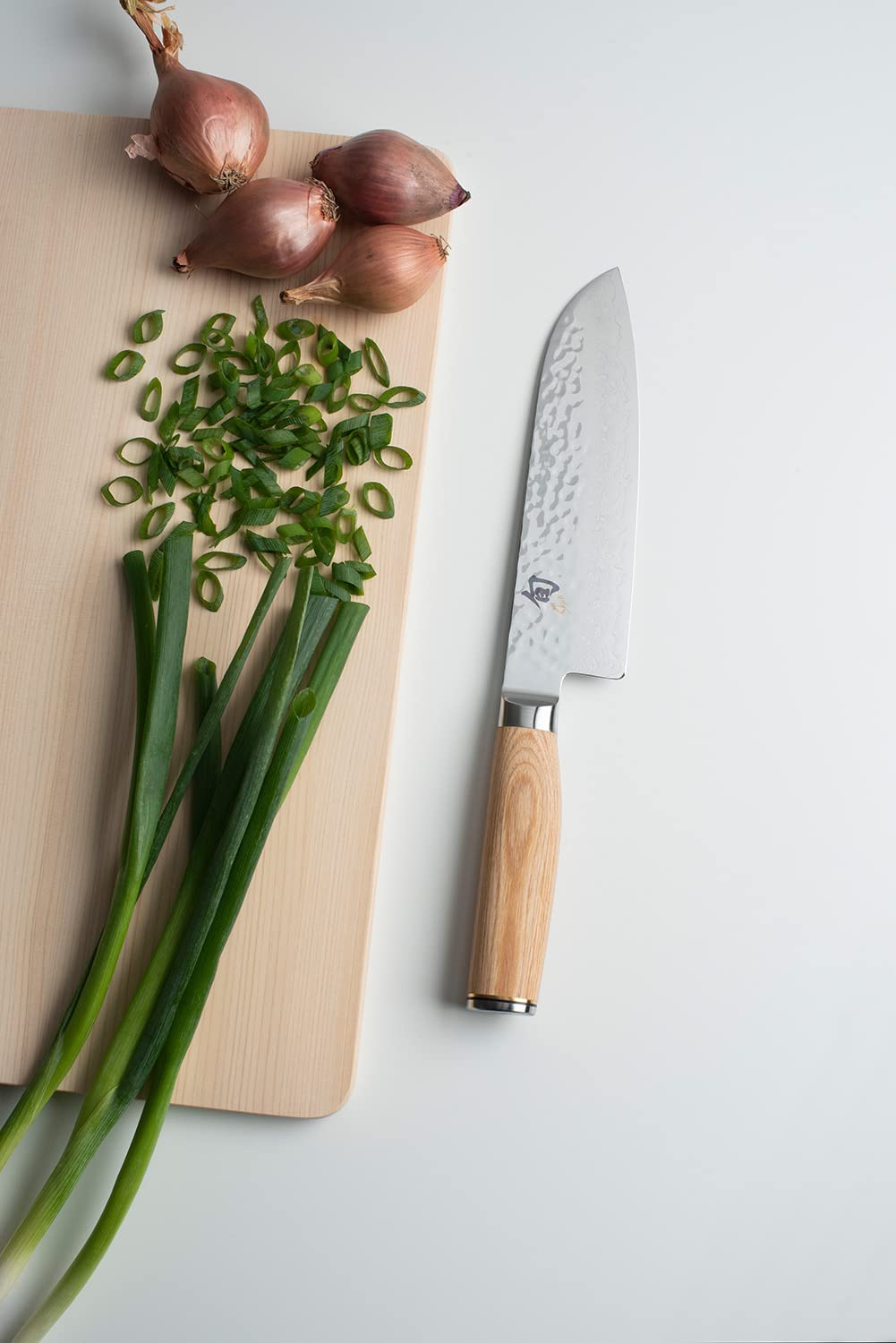 Shun Premier Blonde Santoku Knife, 7 inch VG-MAX Stainless Steel Blade with Tsuchime Finish and Pakkawood Handle, Cutlery Handcrafted in Japan, Silver