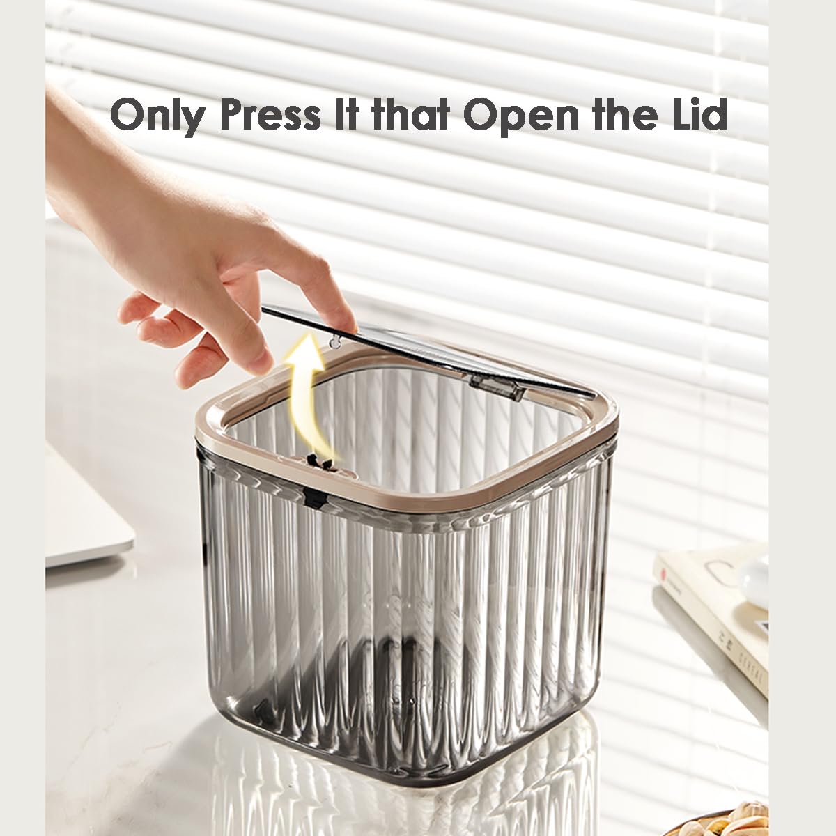 Tomonobu Mini Trash Can with Lid, Small Desktop Trash Can,Removable Small Garbage Can, Ultimate Mini Desktop Storage Box, Tiny Trash Can for Car, Bathroom, Kitchen or Bedroom