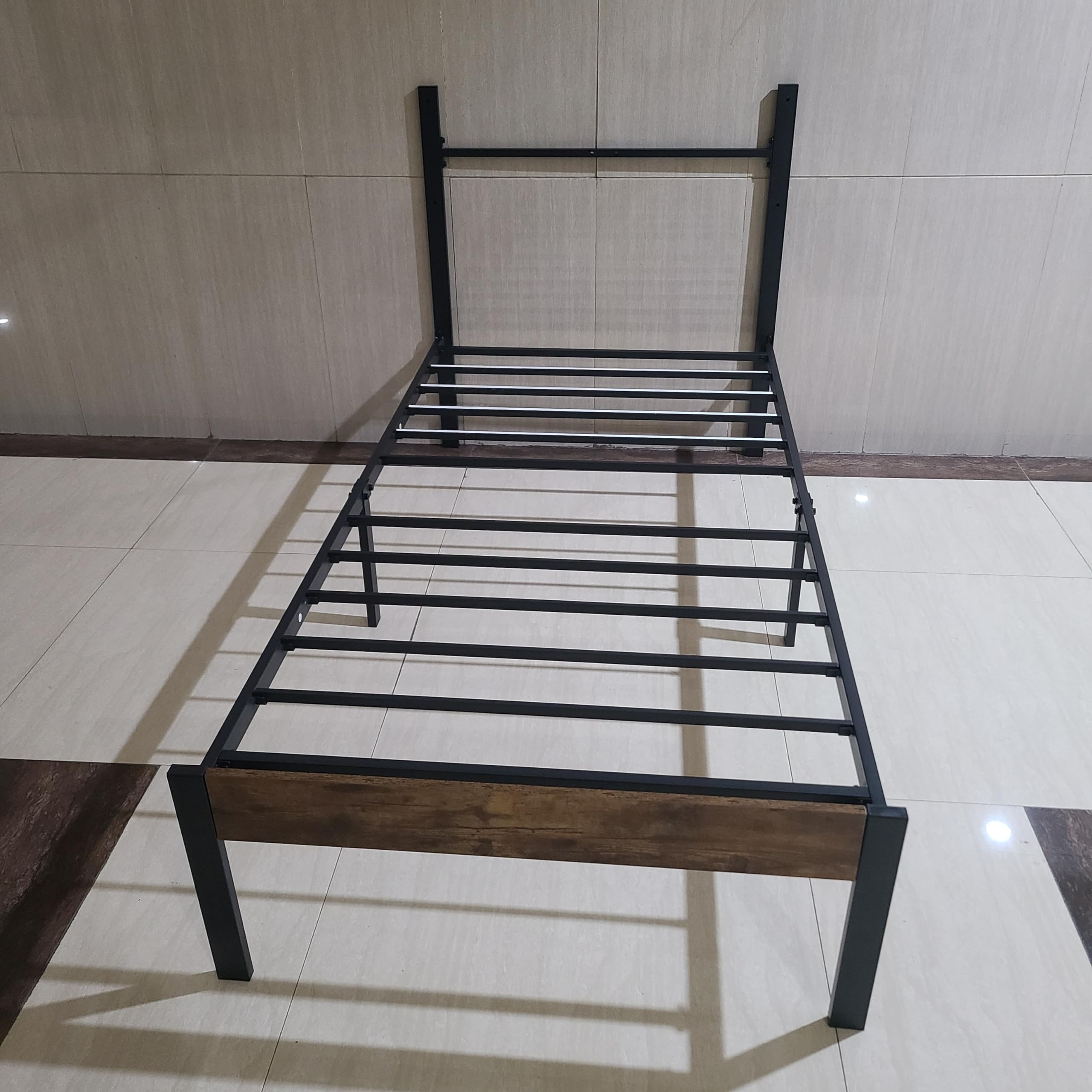 JANDAGTS Durable metal bed frame, the perfect blend of sturdiness and style