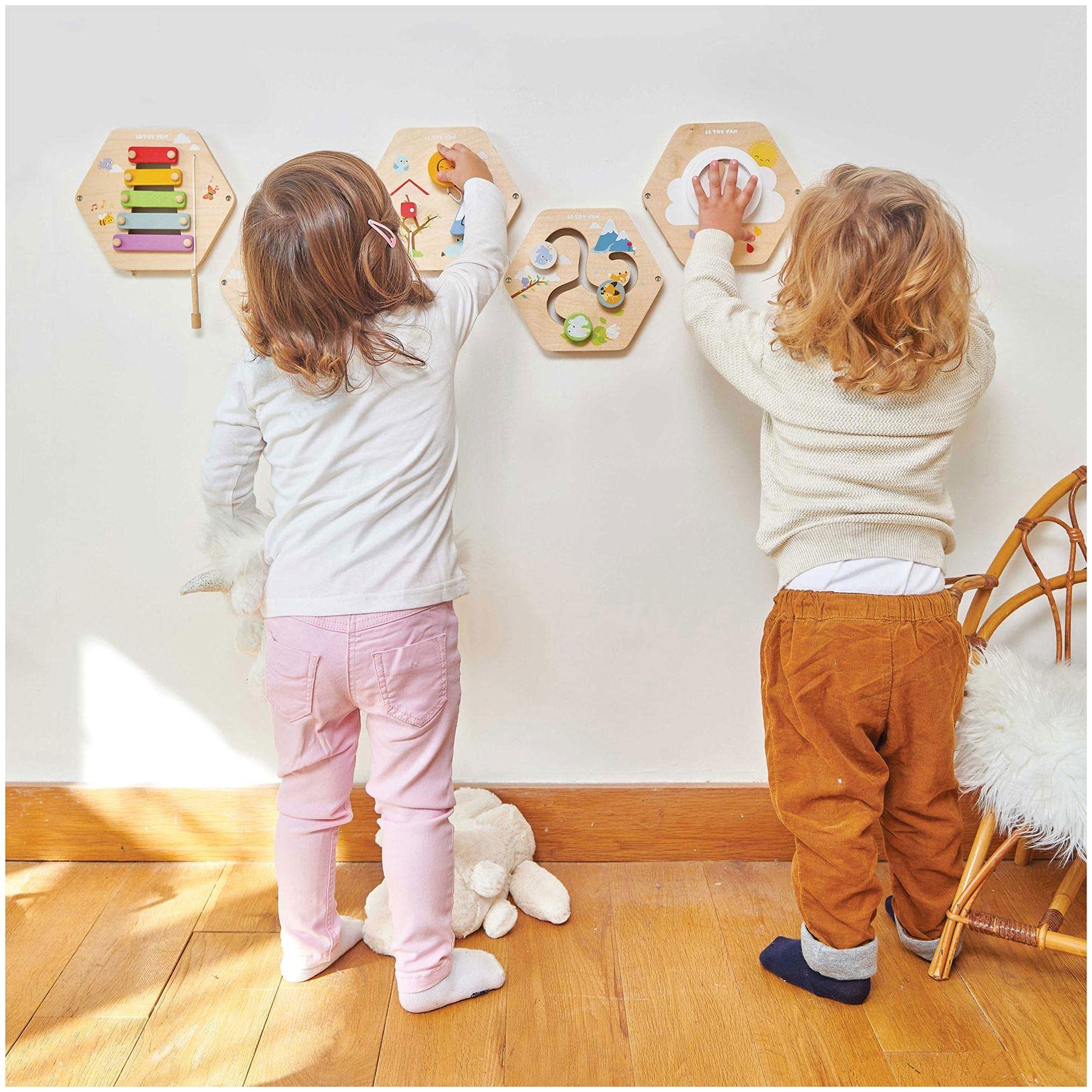Le Toy Van - Baby Sensory Petilou Shapes Activity Tile | Wooden Educational Montessori Toddler Learning Toy - Suitable for 18+ Months