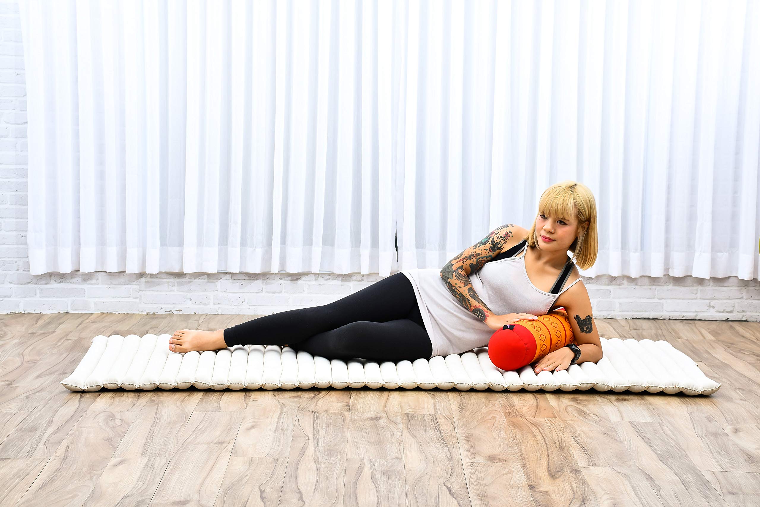 Leewadee Yoga Bolster β Shape-Retaining Cervical Neck Roll, Tube Pillow for Comfortable Reading, Made of Kapok, 20 x 6 x 6 inches, Orange Red