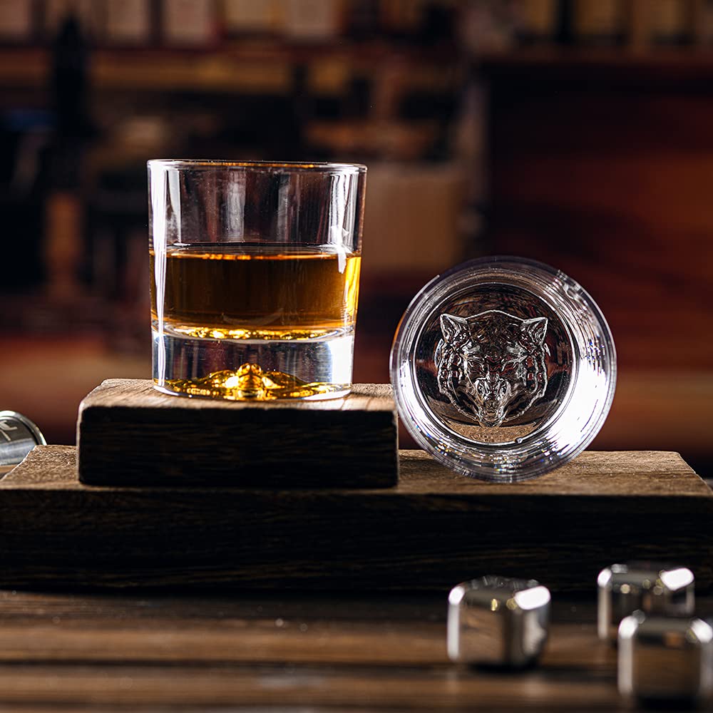 QUEEN&STONE LEAD FREE Old Fashioned Whiskey Glasses with Wolf Pattern On the Thick Weighted Bottom 10oz Set of 4 Perfect for Scotch, Bourbon,whisky
