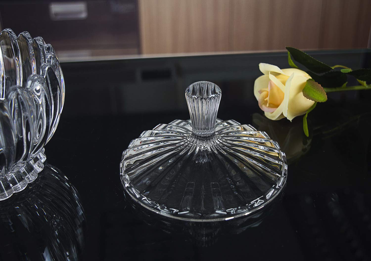 Modern-Depo Crystal Serving Bowl with Lid Glass Centerpieces for Parties Home Office Wedding Food Salad Fruit Snack Dessert Mixing Collection, 6.5 Inches