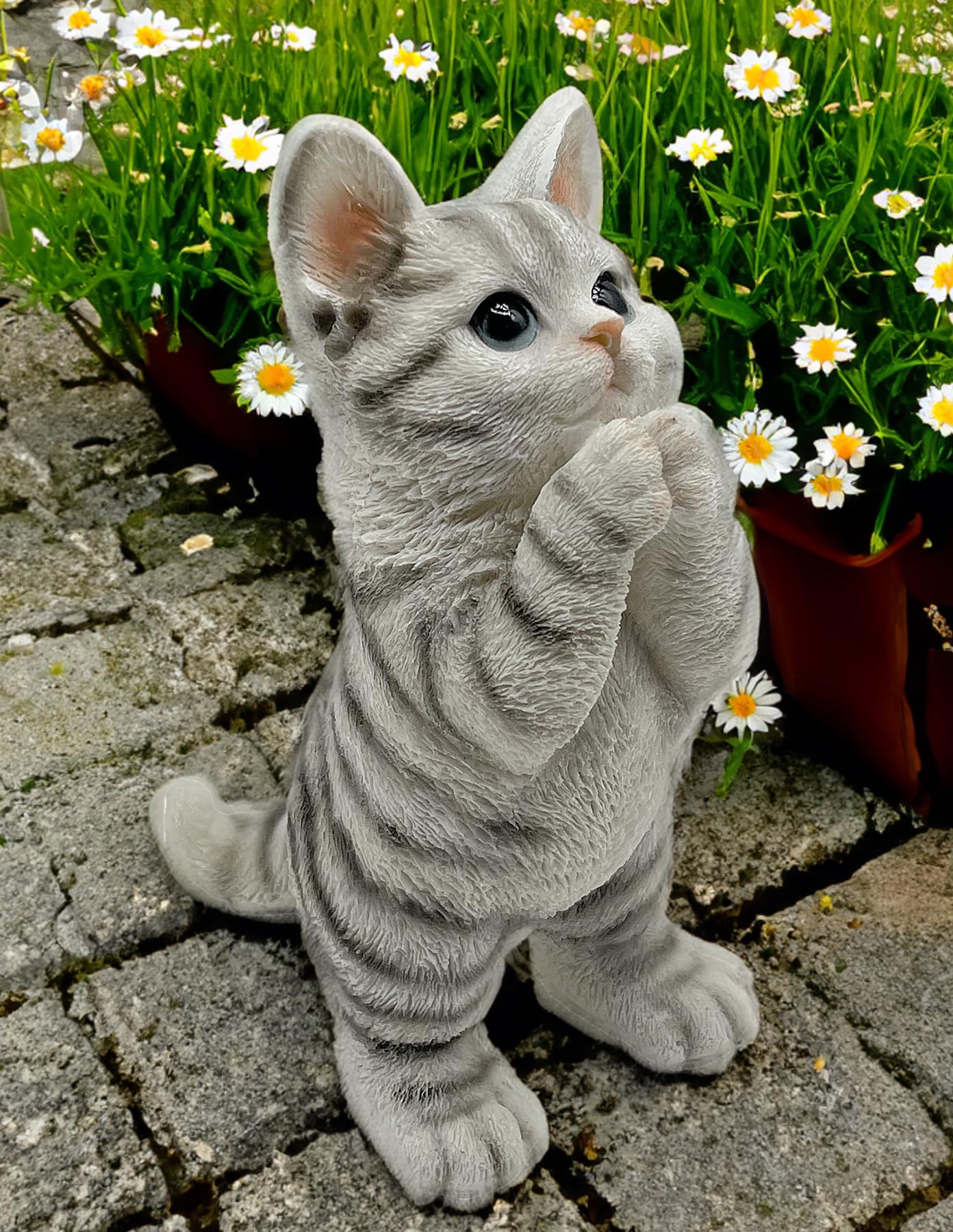 Real Funny Cat Resin Statue,Adorable Gray Tabby Design,Outdoor Animal Statues,Garden Figurine for Yard Décor and Housewarming Gifts,Weatherproof and Durable,Perfect Outdoor Indoor Decor
