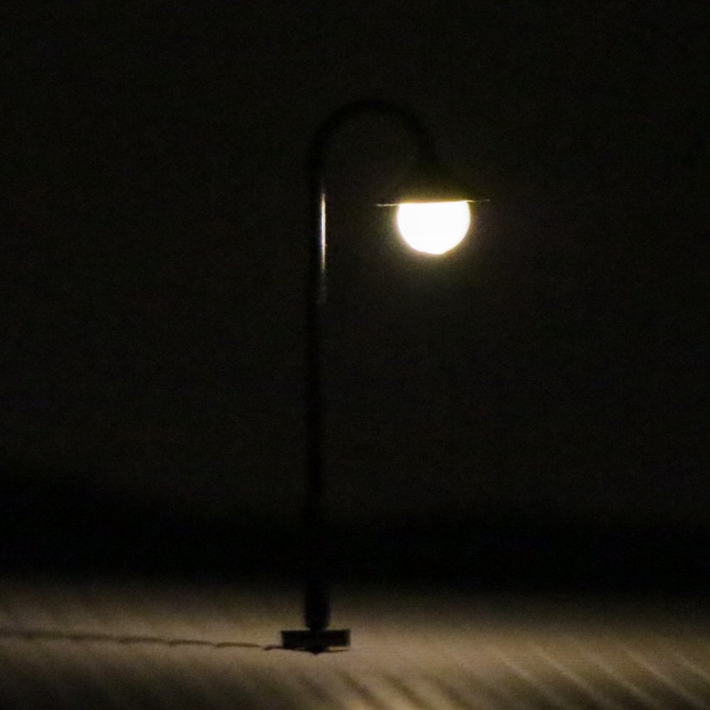 LYM25 10pcs Model Railway Train Lamp Post 3.7cm or 1.46'' Street Lights N TT Scale LEDs New