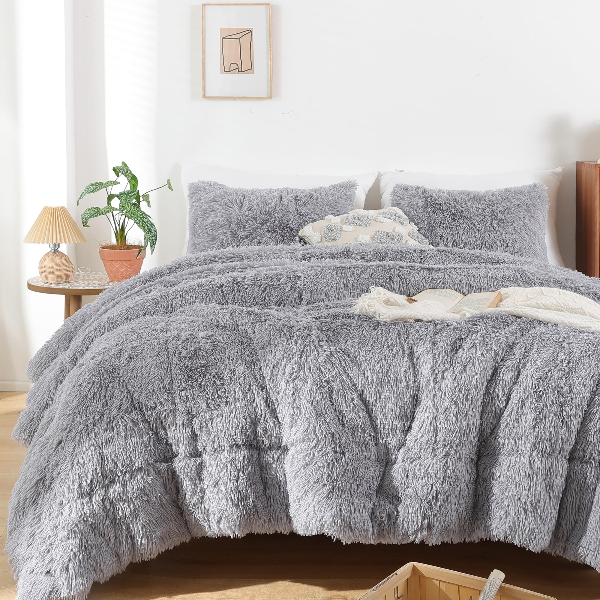 JANZAA Faux Fur Comforter,Fuzzy Queen Comforter Set,Plush Beige Comforter Set 3 Pieces Shaggy Comforter Set,Plush & Velvet Flannel Comforter (1 Queen Comforter Set+ 2 Pillow Cases)