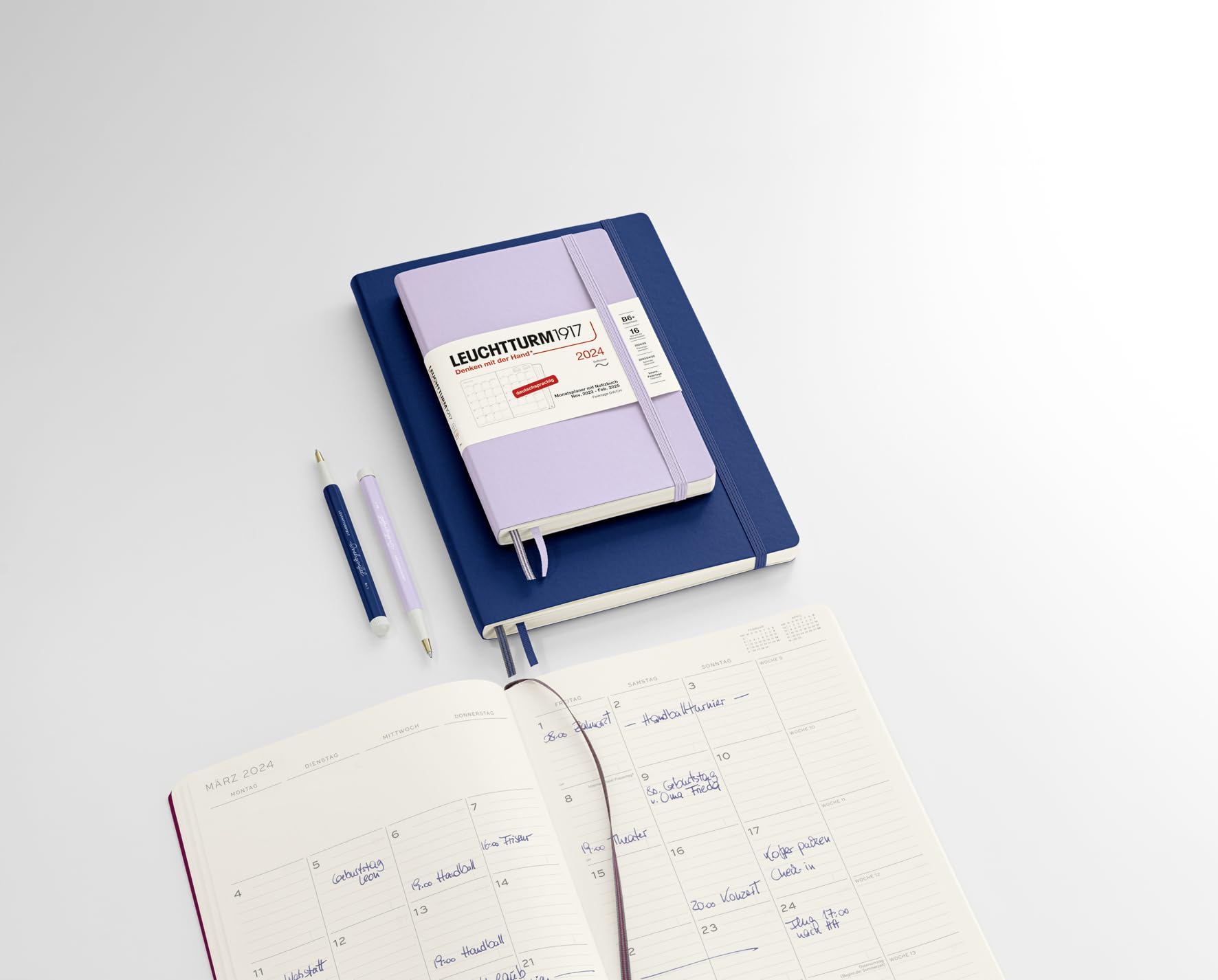 LEUCHTTURM1917 367582 Monthly Planner & Notebook Paperback (B6+) 2024, 16 Months, Soft Cover, Black, German