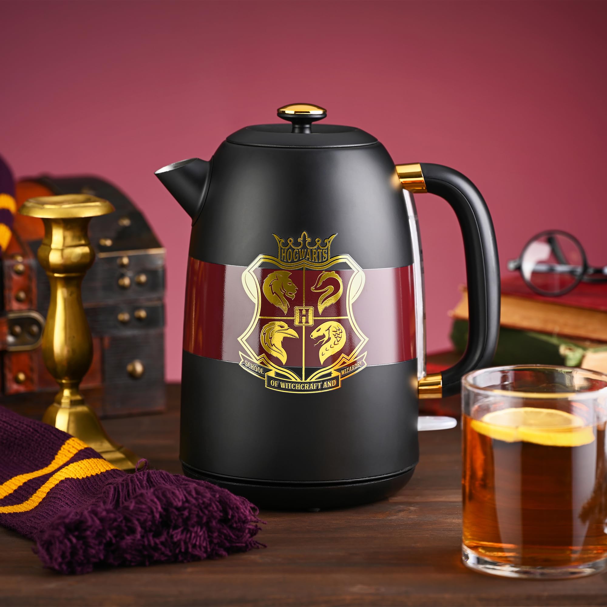 Warner Brothers Harry Potter 1.7L 1500W Electric Kettle by Select Brands - Features Water Window, Auto Shut Off, Boil Dry Protection, 360 Degree Rotating Base, Black and Gold, WBH-677KE