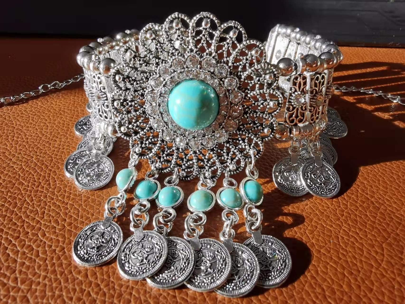 idealway Retro Boho Tribal Tassel Collar Bib Chain Chunky Pendant Statement Necklace Choker for Women (Silver)