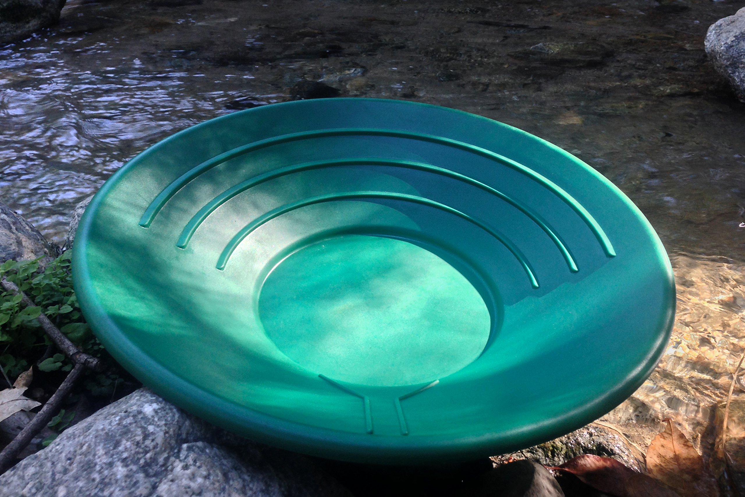 SE 14 Inch Gold Panning Pan Set - Three Riffles for Easier Mining and Prospecting, Green