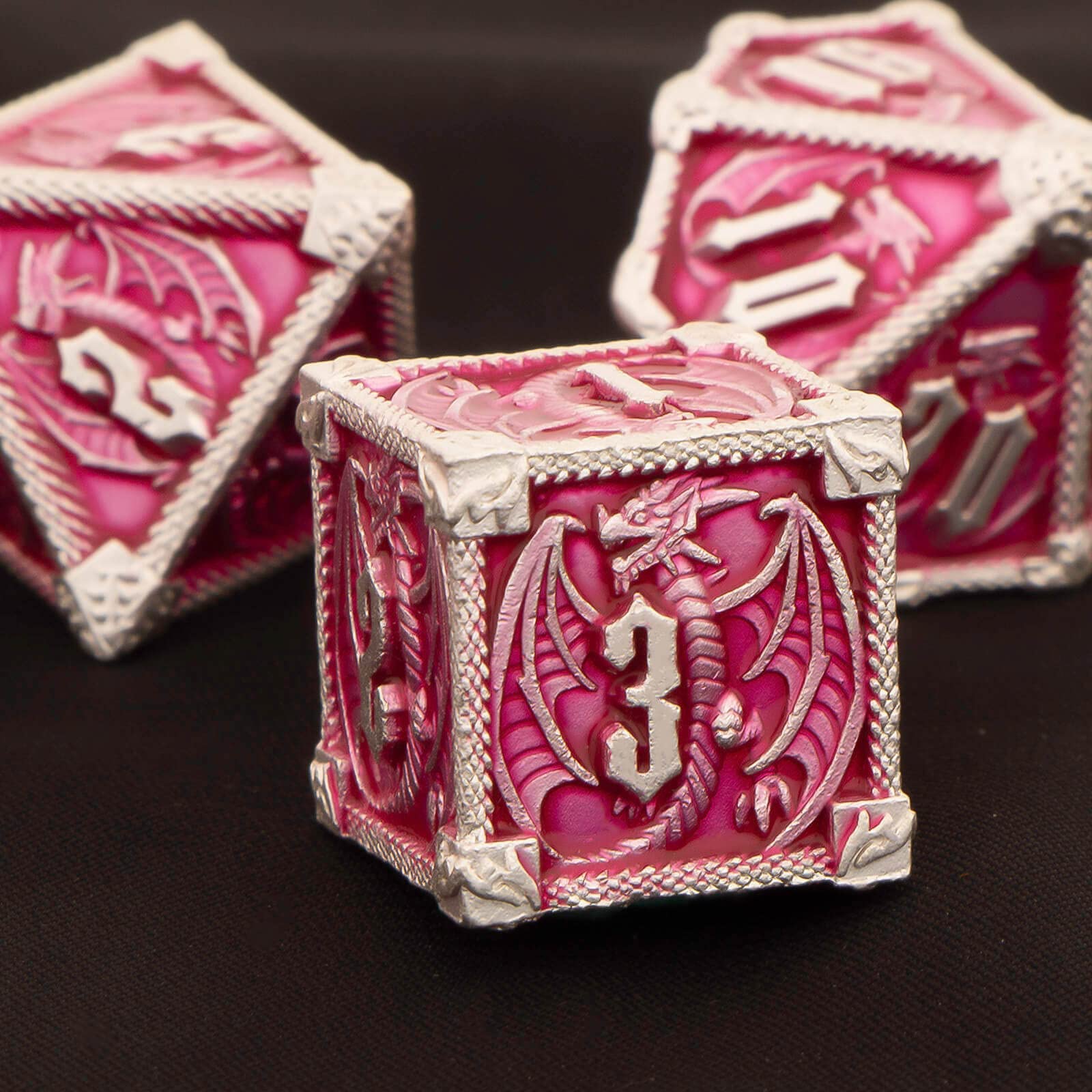 OUKELANWO Metal Dice Set D&D, Pink Dungeons and Dragons Dice with Gift Box, 7 Piece Polyhedral Role Playing Dice, RPG D and D Dice D20 D12 D10 D8 D6 D4