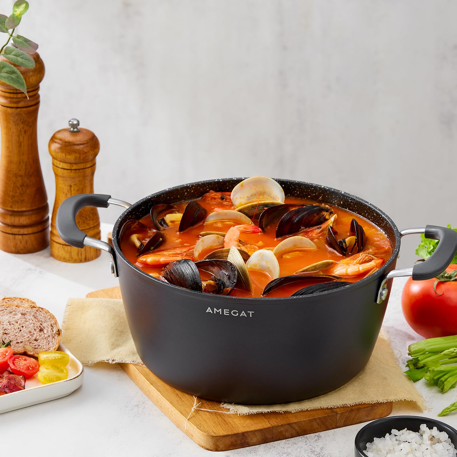Induction Cookware Set, Pots and Pans Set 10-Piece, AMEGAT Nonstick Pan Set with Lids, Stay-Cool Silicone Handles, Frying Pans, Saucepans & Pot, for All Stoves