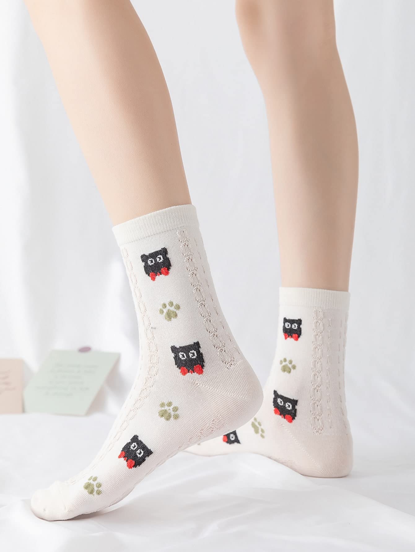 OYOANGLE Women's 5Pairs Strawberry Print Crew Socks Soft Comfy Socks Black White one-size