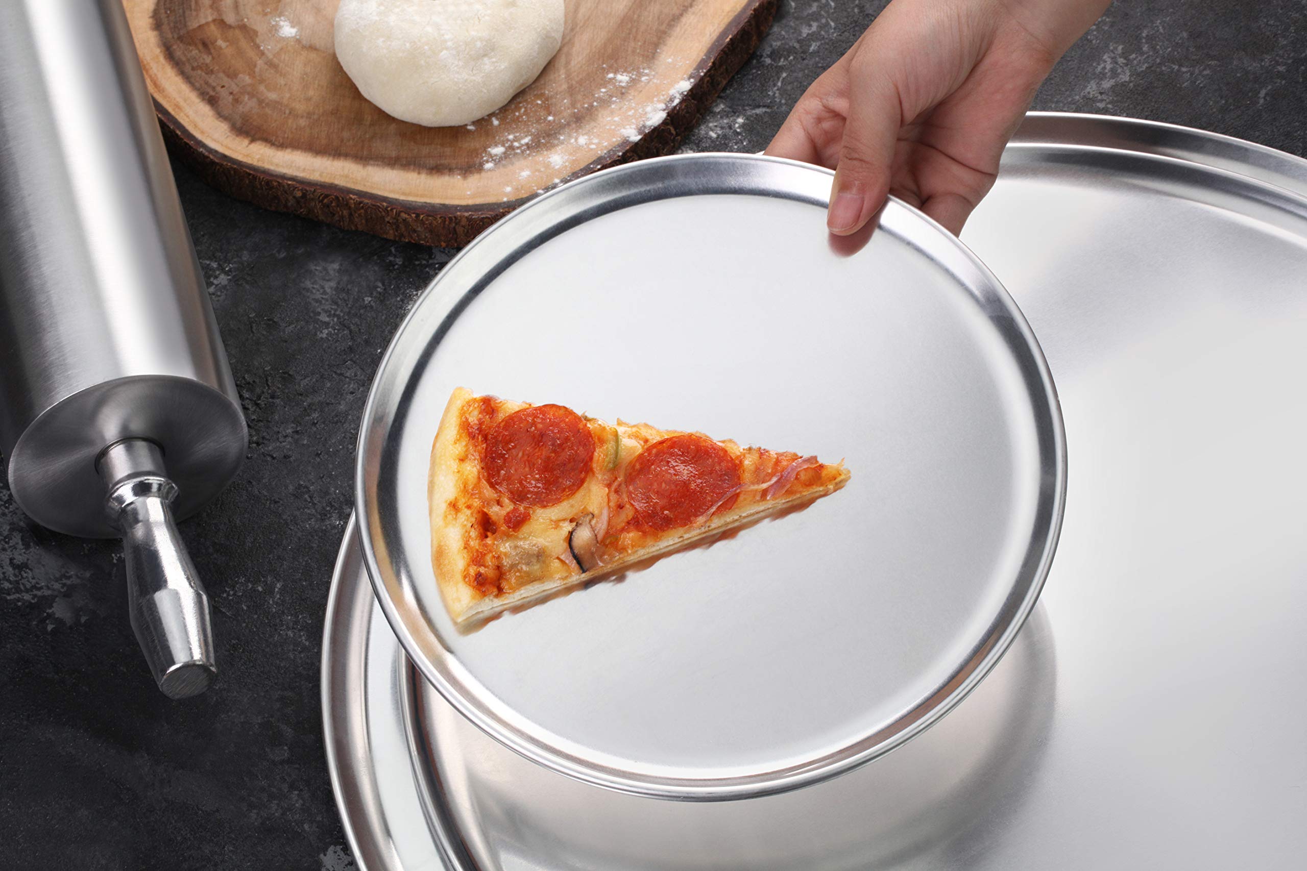 New Star Foodservice | Commercial Aluminum Pizza Tray Pizza Pan Coupe Style (Silver, 14-Inch)