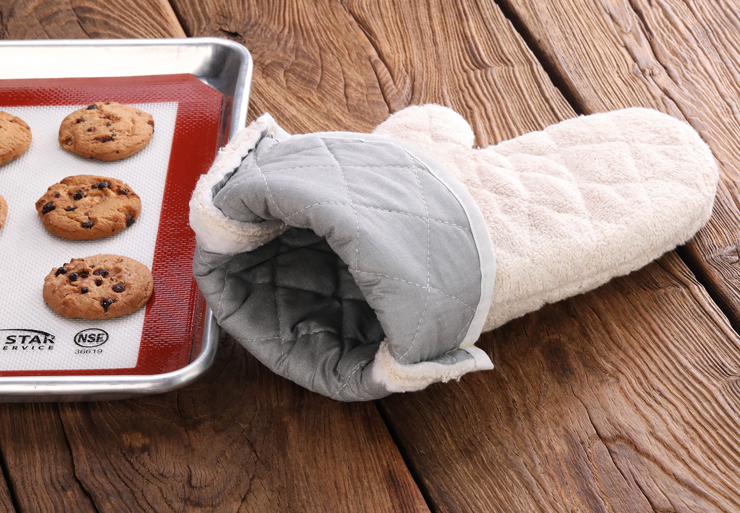 New Star Foodservice 32123 Terry Cloth Oven Mitts, Up to 400F, 13-Inch, Set of 2