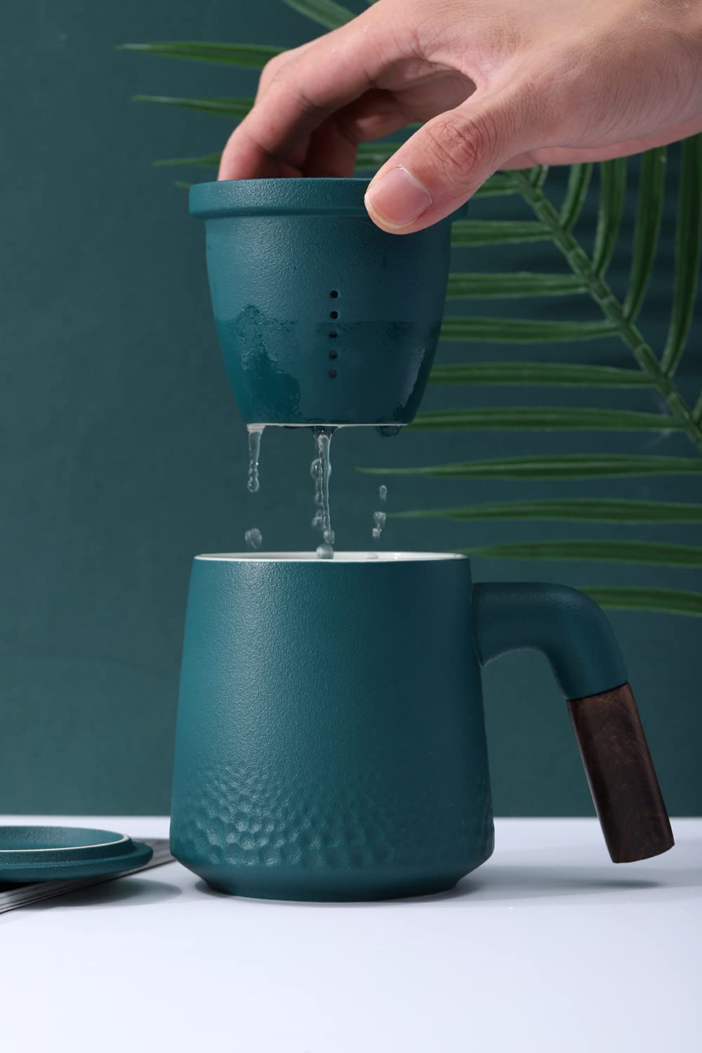 NCQIXIAO Tea Cup with Infuser and Lid, Raindrop Style Tea Mug Cups with Infuser, Wood Handle Ceramic Coffee Mug with Lid for Steeping Loose Leaf Tea 320ml/10.82OZ (Dark Green)