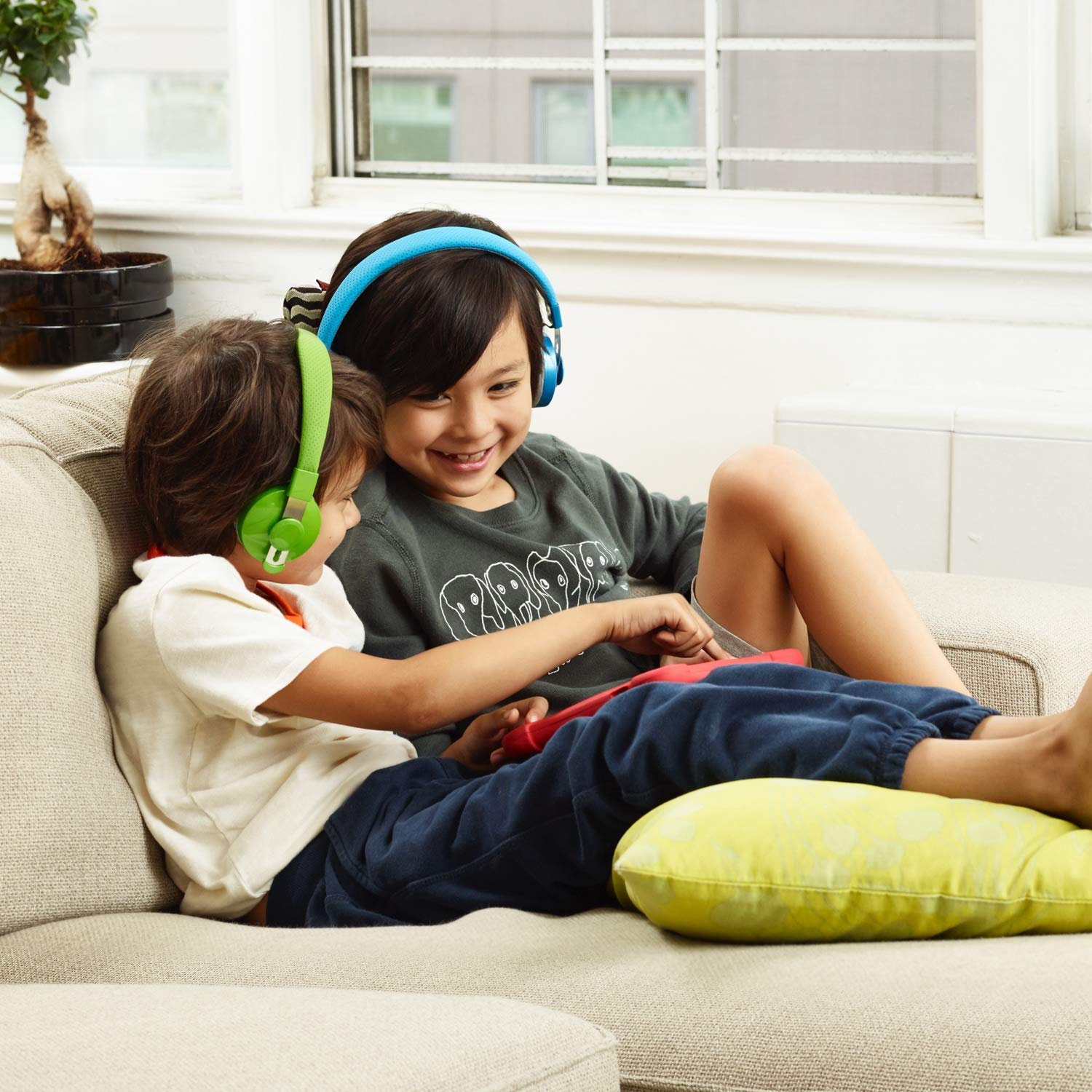 LilGadgets Untangled PRO Kids Premium Wireless Bluetooth Headphones with SharePort and Microphone (Children) - Pink (Renewed)